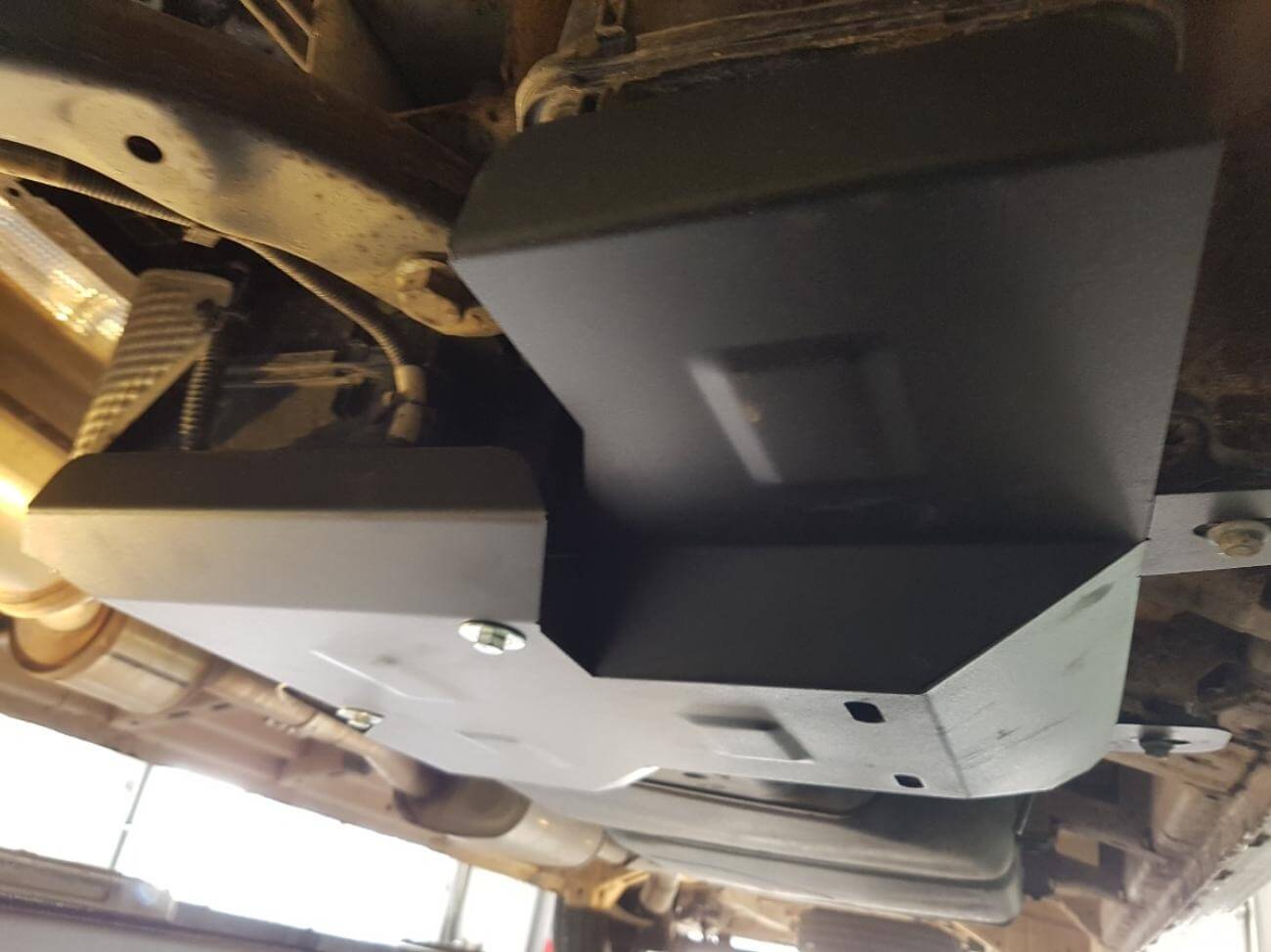 Pohjapanssari AdBlue tankille Man TGE (2017-2020), terästä - 209,00 EUR 💙