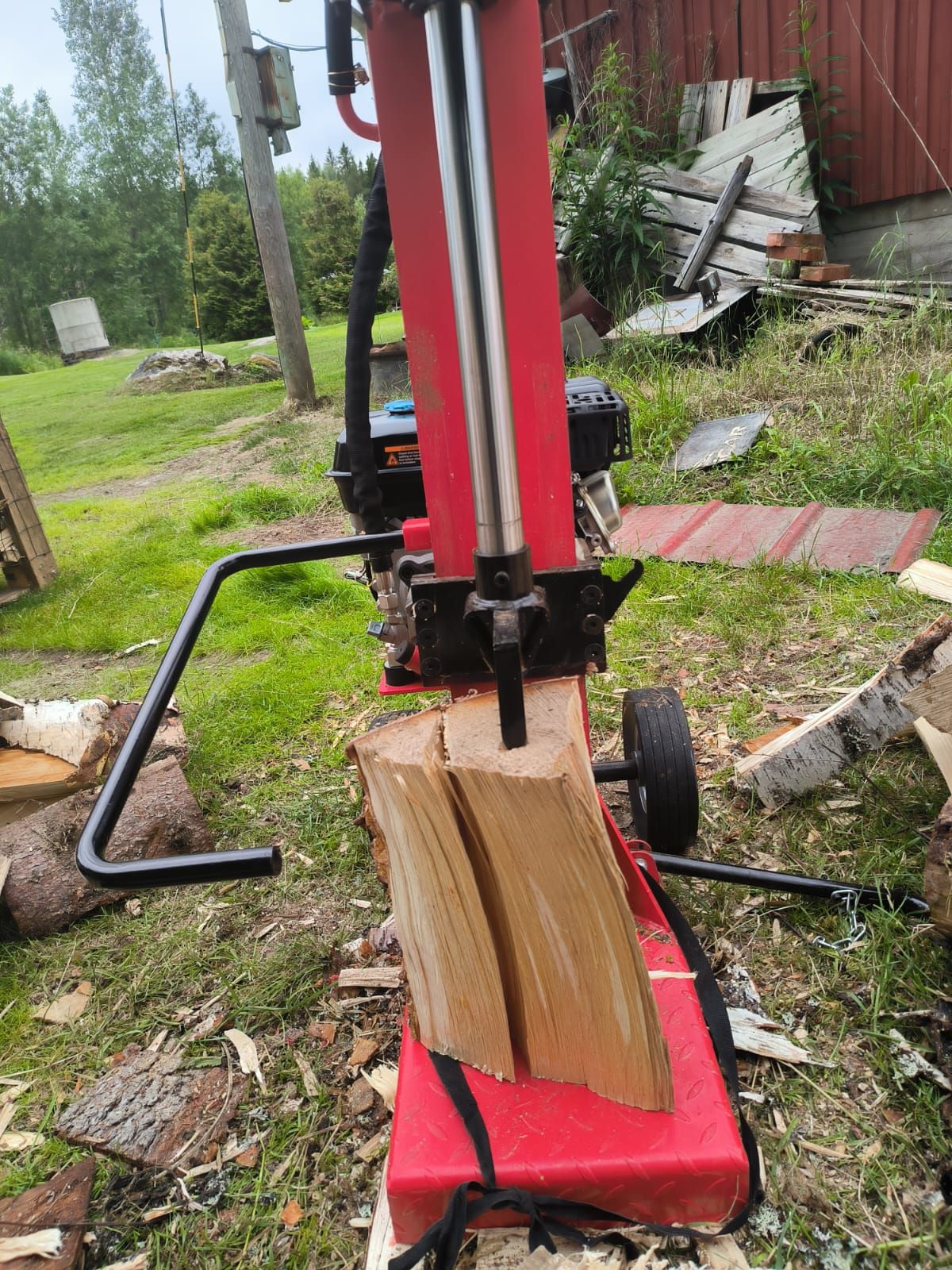 Halkomakone pystymallinen polttomoottorilla 10 t (70 cm), Jonköping alennuksella! - 895,00 EUR 💙